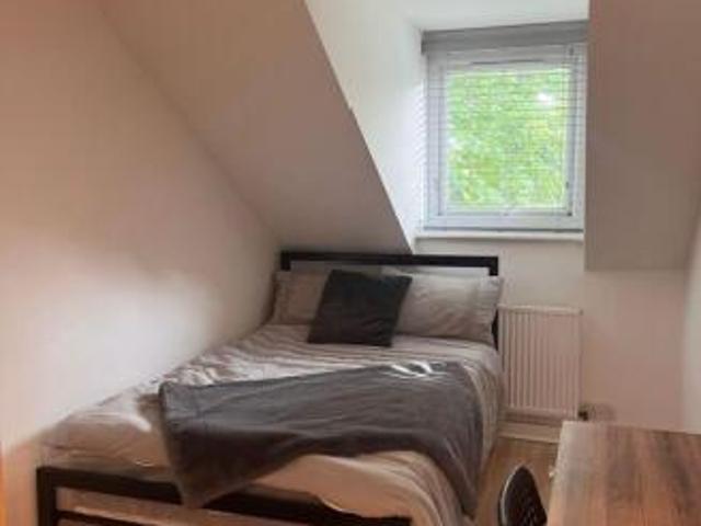 2 bedroom flat for rent in Headingley Mount, Leeds, LS6