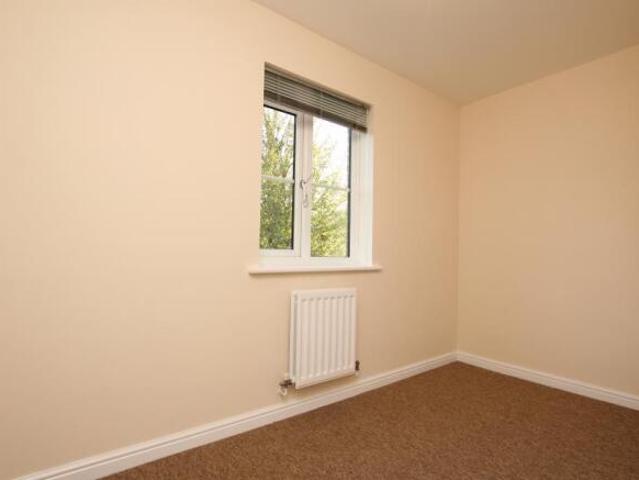 2 bedroom flat for rent in Hedgers Close Bedminster, BS3