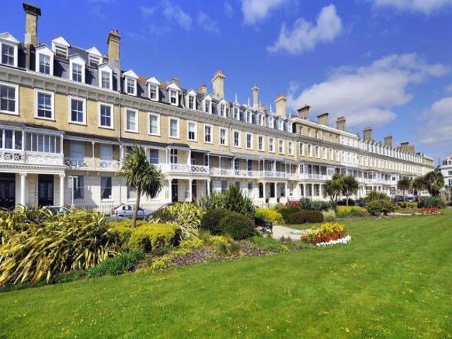 2 bedroom flat for rent in Heene Terrace, Worthing, BN11