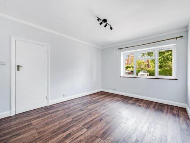 2 bedroom flat for rent in Helena Court, Eaton Rise, W5