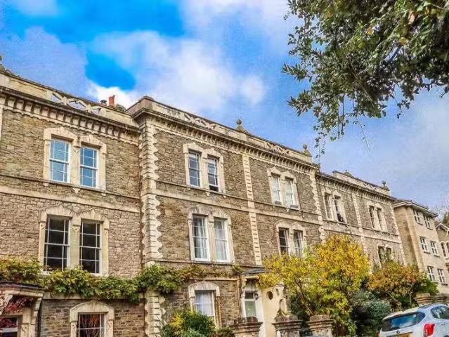 2 bedroom flat for rent in Herbert Road, Clevedon, BS21