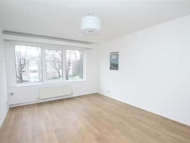 2 bedroom flat for rent in Herbert Road, Brighton, BN1