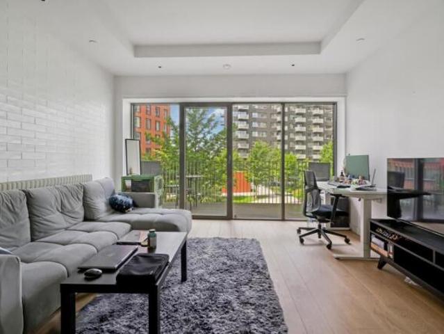 2 bedroom flat for rent in Hercules House, London City Island, London, E14