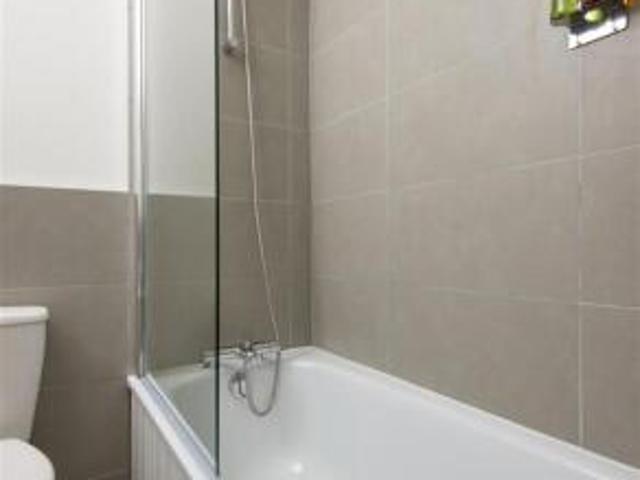 2 bedroom flat for rent in Hereford Road, Southsea, PO5