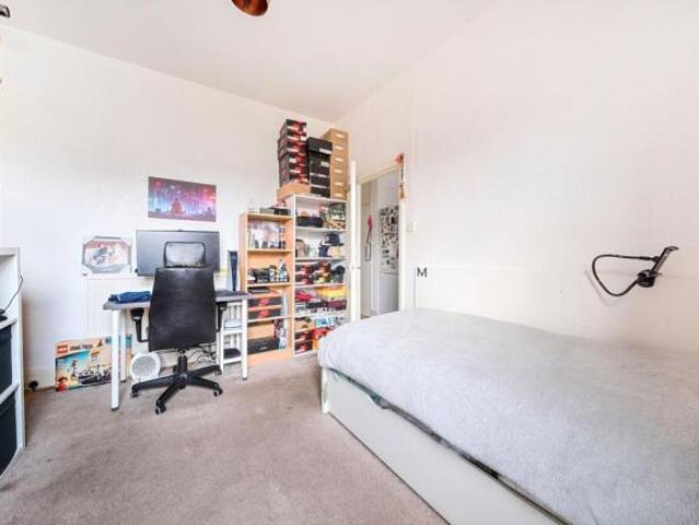 2 bedroom flat for rent in Hermitage Road, Finsbury Park, London, N4