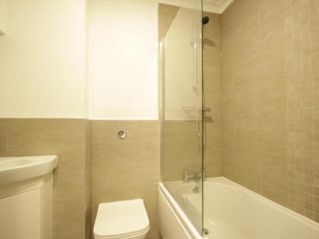 2 bedroom flat for rent in Hermitage Wall, Tower Hamlets, E1W