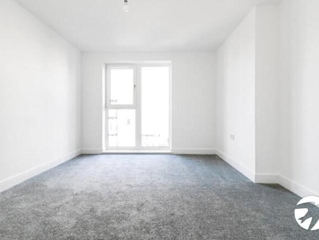 2 bedroom flat for rent in Heron Court, Castle Hill Drive, Castle Hill, Swanscombe, DA10