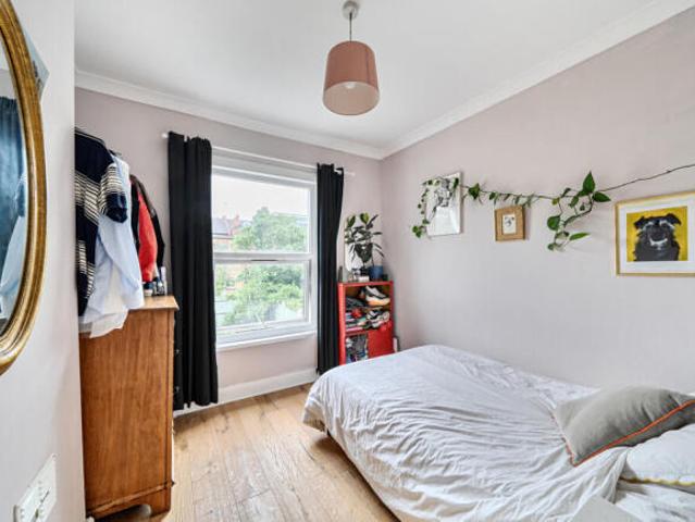 2 bedroom flat for rent in Hewitt Road, Harringay, London, N8