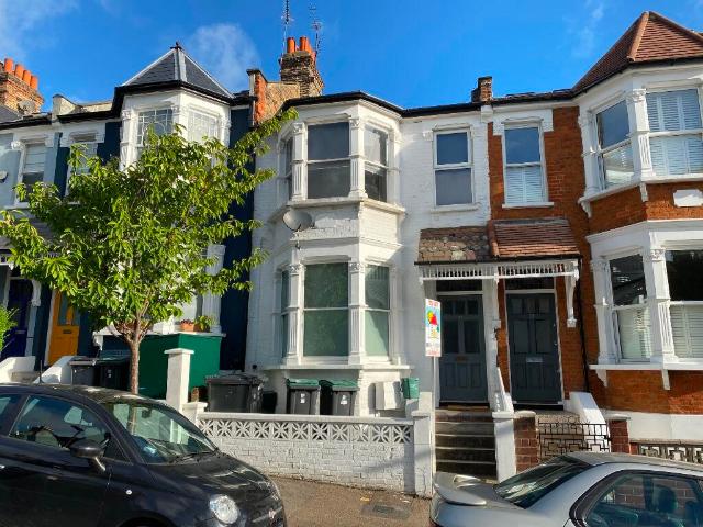 2 bedroom flat for rent in Hewitt Road, London N8 0BS, N8