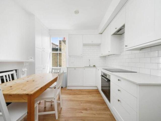 2 bedroom flat for rent in Heyford Avenue, SW8, Oval, London, SW8
