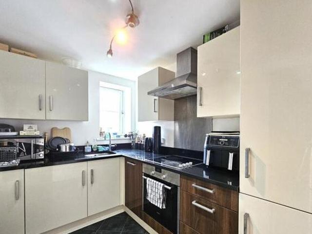 2 Bedroom Flat For Rent In High Road