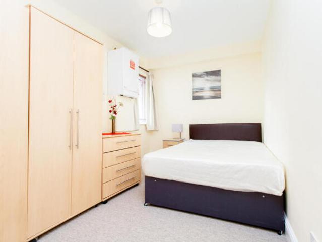 2 bedroom flat for rent in High Road, London, Greater London, N15