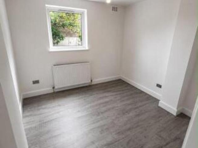 2 bedroom flat for rent in High Road, Leyton, E15