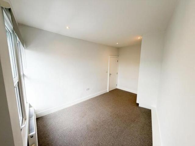 2 bedroom flat for rent in High Road Leytonstone, London, E11