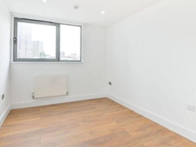2 bedroom flat for rent in High Road, Wembley, HA9