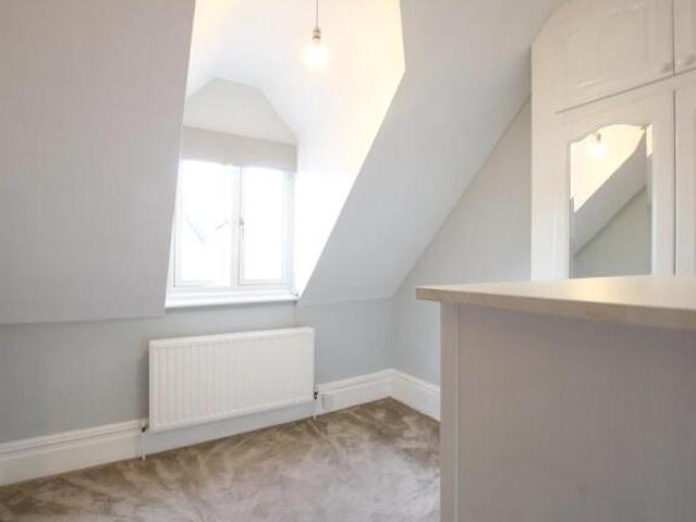 2 bedroom flat for rent in High Road, Willesden, London, NW10