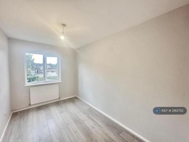 2 bedroom flat for rent in High St, Albans, AL2