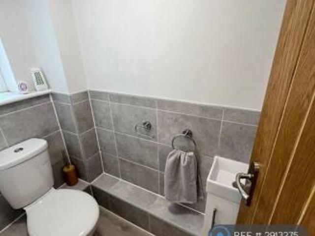 2 bedroom flat for rent in High Street, Wednesfield, Wolverhampton, WV11