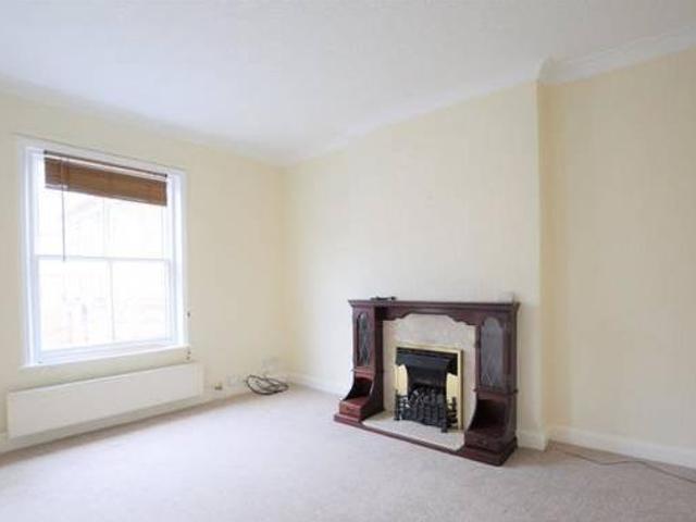 2 bedroom flat for rent in High Street Barton Upon Humber DN18