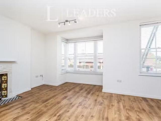 2 bedroom flat for rent in High Street, BN6