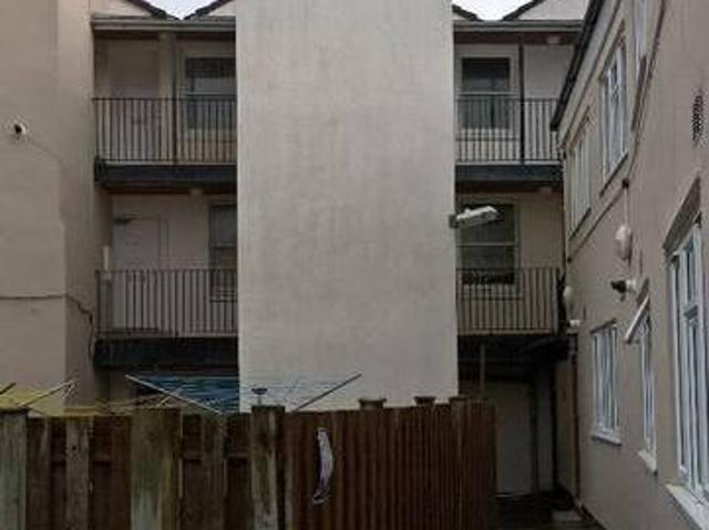2 bedroom flat for rent in High Street Bristol BS31