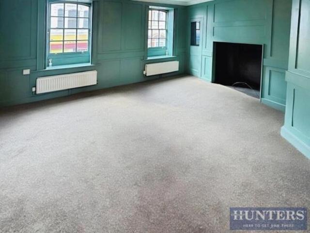 2 bedroom flat for rent in High Street, Chatham, ME4