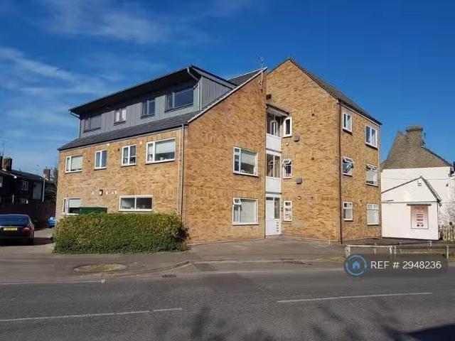 2 bedroom flat for rent in High Street, Chesterton, Cambridge.