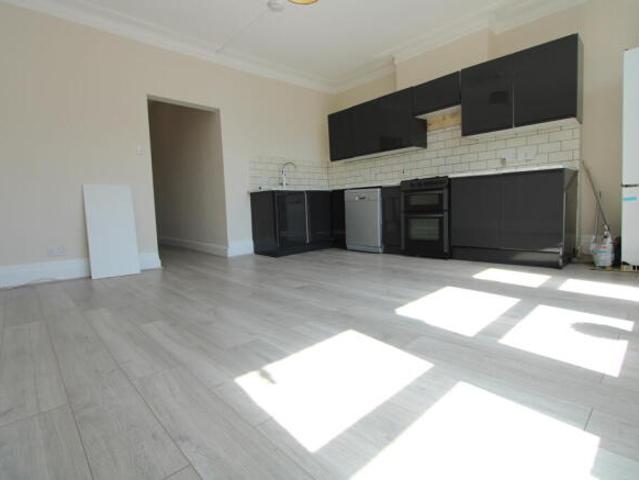 2 bedroom flat for rent in High Street Collier's Wood, Colliers Wood, Merton, SW19