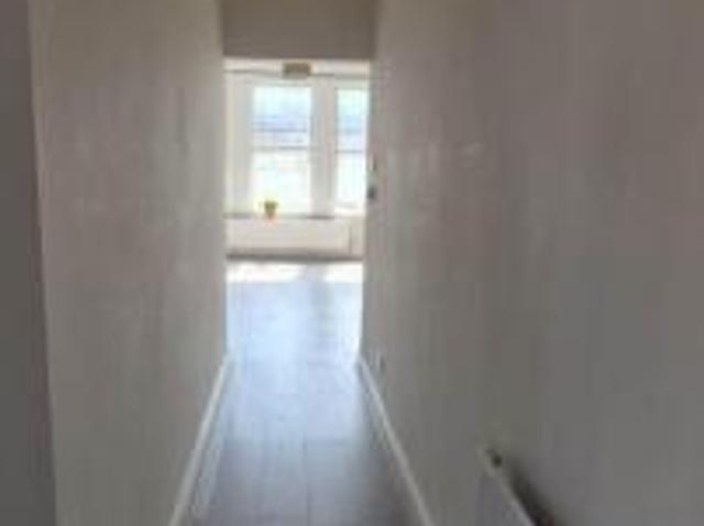 2 bedroom flat for rent in High Street Colliers Wood, London, SW19