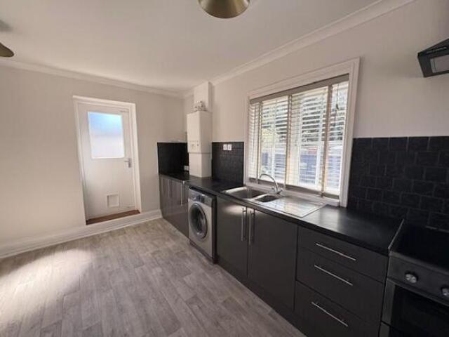 2 bedroom flat for rent in High Street, Eastbourne, BN21