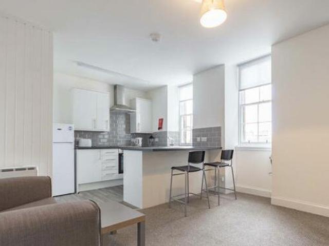 2 Bedroom Flat For Rent In High Street, Edinburgh