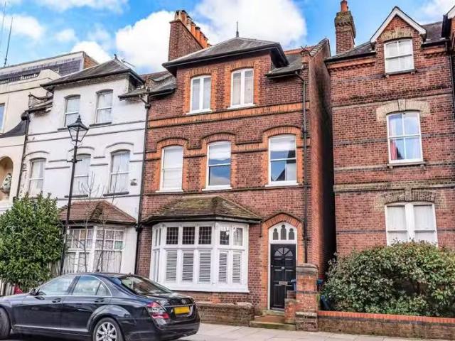 2 bedroom flat for rent in High Street, Harrow on the Hill, HA1