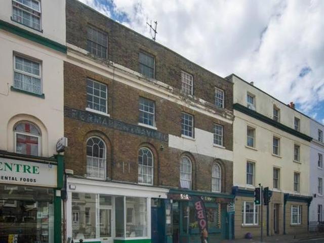 2 bedroom flat for rent in High Street Herne Bay CT6