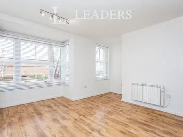 2 bedroom flat for rent in High Street, Hurstpierpoint, Hassoc.