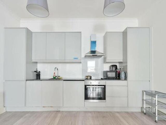 2 Bedroom Flat For Rent In High Street Kensington, London