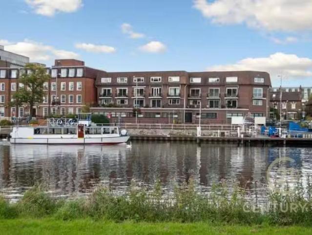 2 bedroom flat for rent in High Street Kingston upon Thames KT1