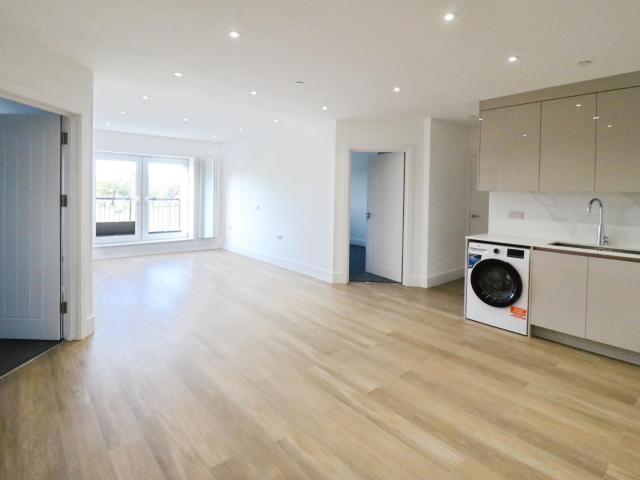 2 Bedroom Flat for rent in High Street, Langley