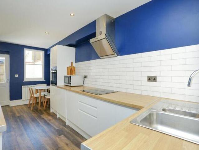 2 bedroom flat for rent in High Street, Margate, Kent, CT9