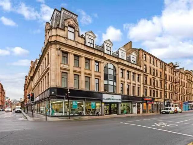 2 bedroom flat for rent in High Street, Merchant City, Glasgow.
