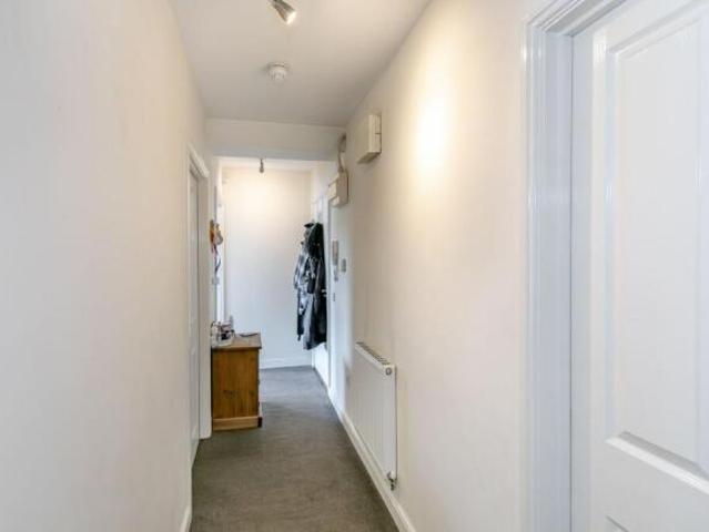 2 bedroom flat for rent in High Street, Morley, LS27