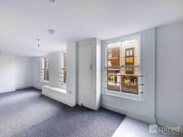 2 bedroom flat for rent in High Street, Newport Pagnell, MK16