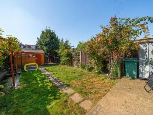 2 bedroom flat for rent in, High Street, NW10