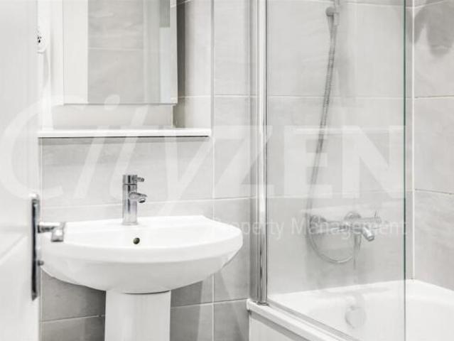 2 bedroom flat for rent in High Street, Reading, RG1