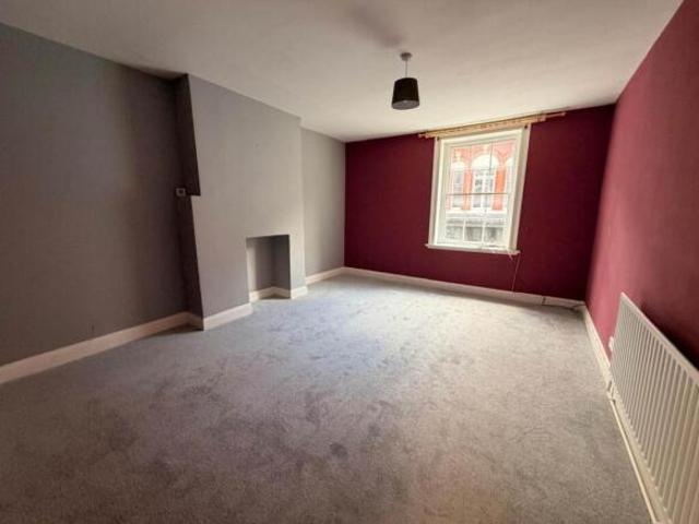 2 bedroom flat for rent in High Street, Rochester, ME1