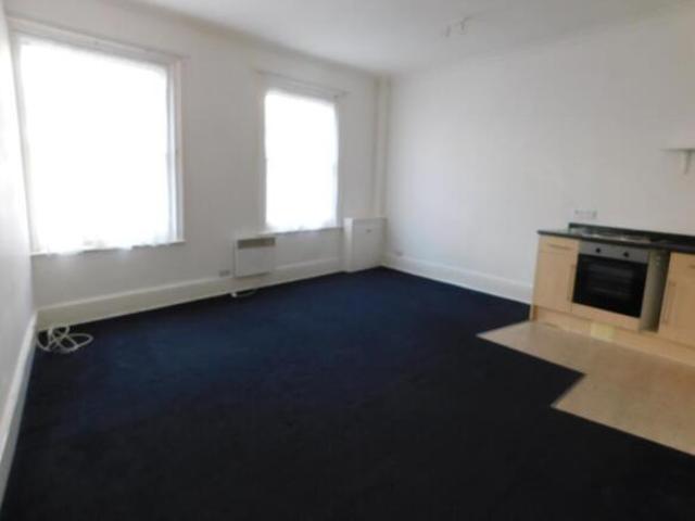 2 bedroom flat for rent in High Street, Sheerness, ME12