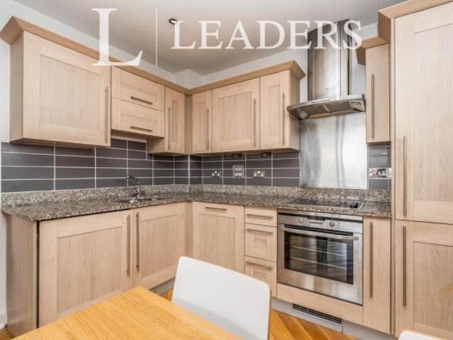 2 bedroom flat for rent in High Street, Southampton, SO14