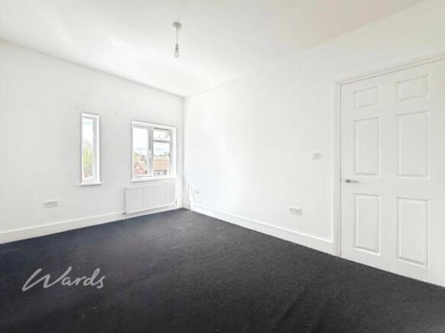 2 bedroom flat for rent in High Street Swanley BR8