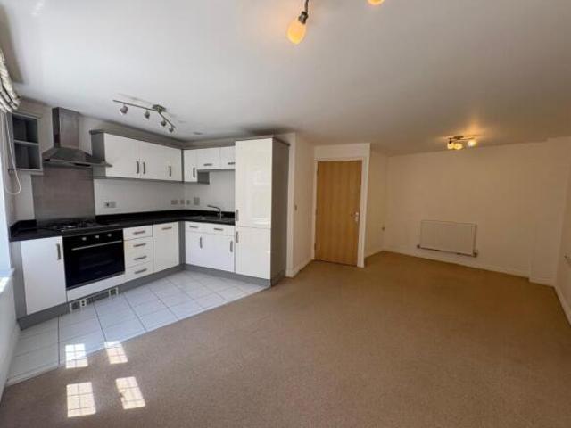 2 bedroom flat for rent in Highcroft Road, Winchester, Hampshire, SO22
