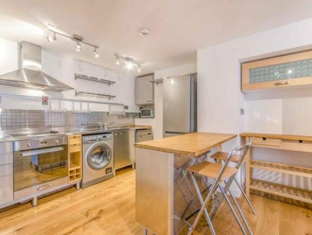 2 bedroom flat for rent in Highbury Grove, Highbury, London, N5