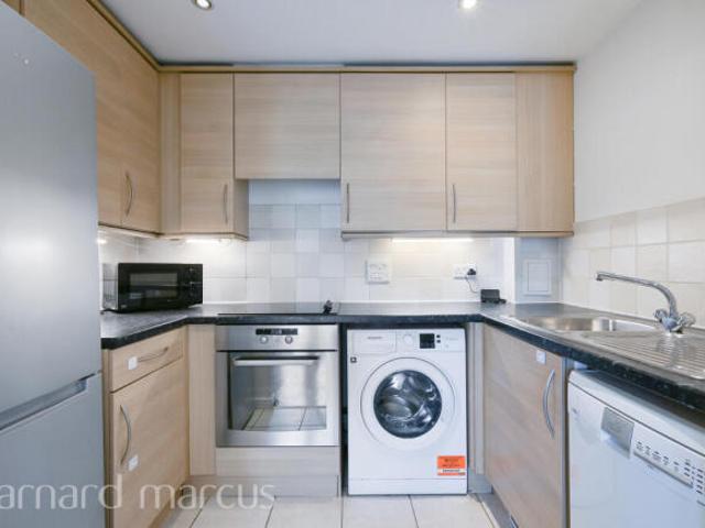 2 bedroom flat for rent in Highfield Road, FELTHAM, TW13